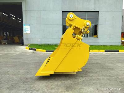 Bedrock 60" Tilt Ditch Cleaning Bucket for Caterpillar 320 B Linkage ...