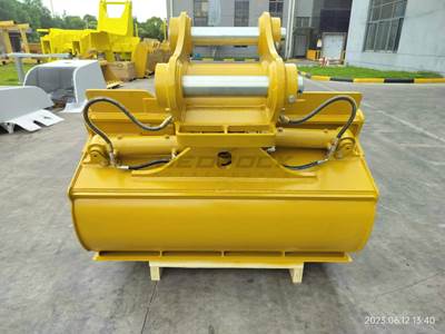 Bedrock 60" Tilt Ditch Cleaning Bucket for Caterpillar 320 B Linkage ...