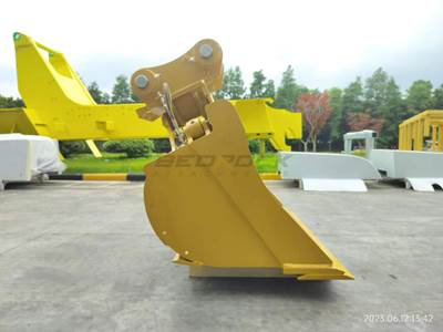Bedrock 60" Tilt Ditch Cleaning Bucket for Caterpillar 320 B Linkage ...