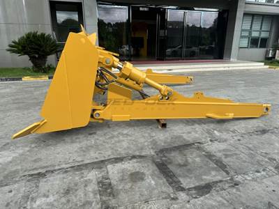 Bedrock SU Dual Tilt Blade, Push Arm GP & Installation for D8 Bulldozer ...
