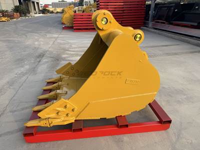 Bedrock CAT 312 Severe Duty Bucket, 42in, 0.65m3, 5 Teeth. 2 x 65mm ...