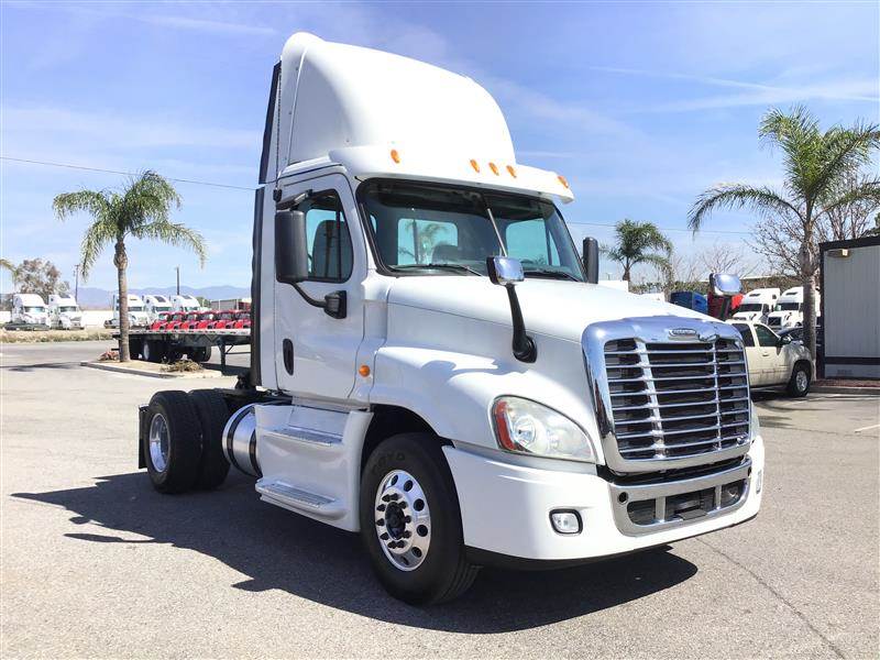 2013 Freightliner Cascadia Single Axle Day Cab Truck - Detroit 450HP ...