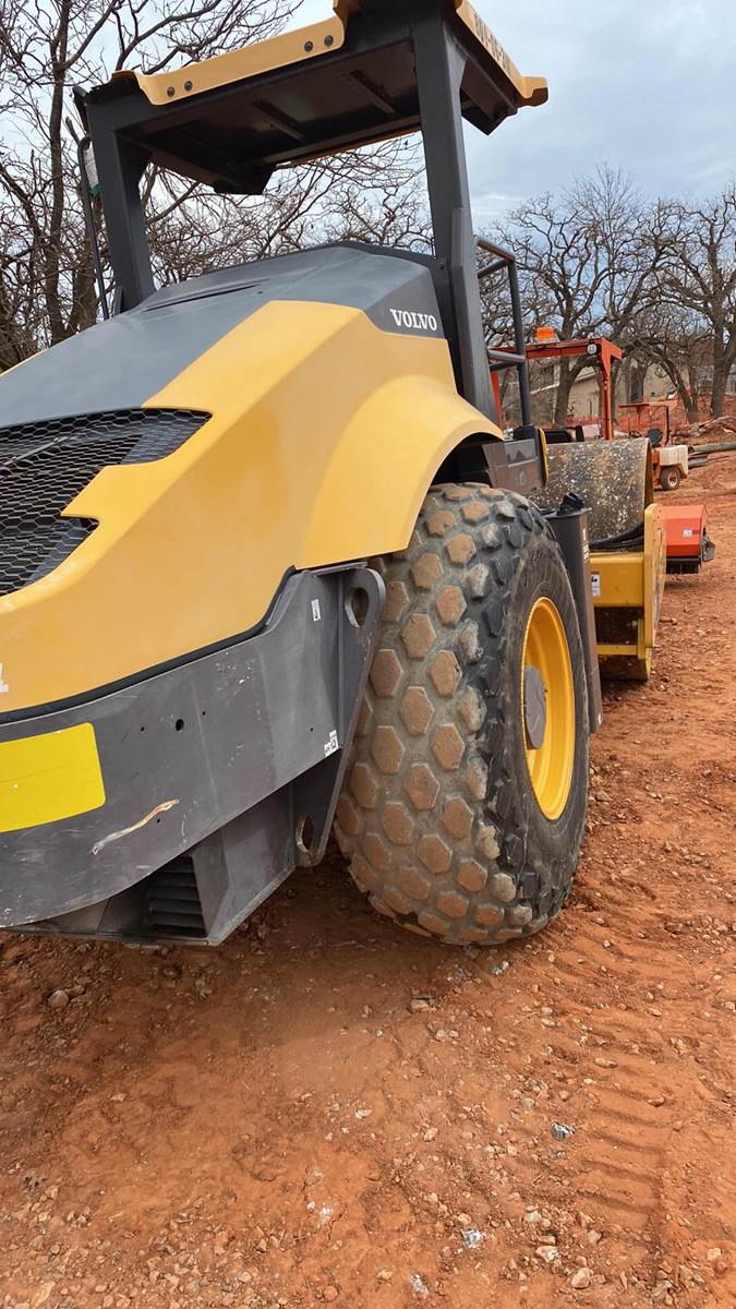 2015 Volvo SD115 Padfoot Roller Compactor For Sale | Oklahoma City, OK ...