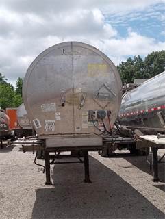 1999 Brenner DOT 407 | 6500 GAL | CENTER DIS | IN TEST Chemical / Acid ...