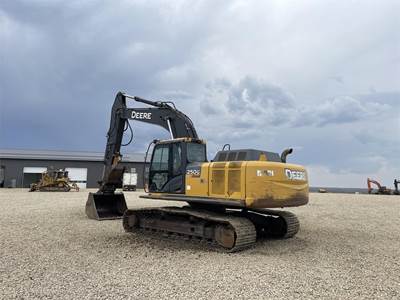 2014 John Deere 250G LC Excavator - Bucket & Thumb For Sale, 8,500 ...