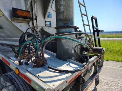 Used Warren 40' Bulk Feed Trailer AT-40-SER9 | Galvanized Augers ...