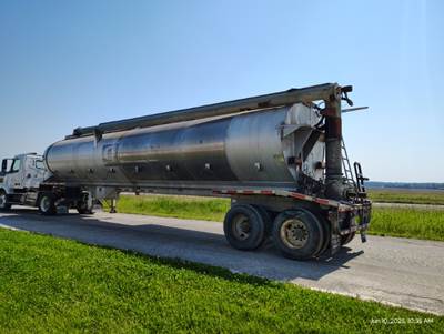 Used Warren 40' Bulk Feed Trailer AT-40-SER9 | Galvanized Augers ...