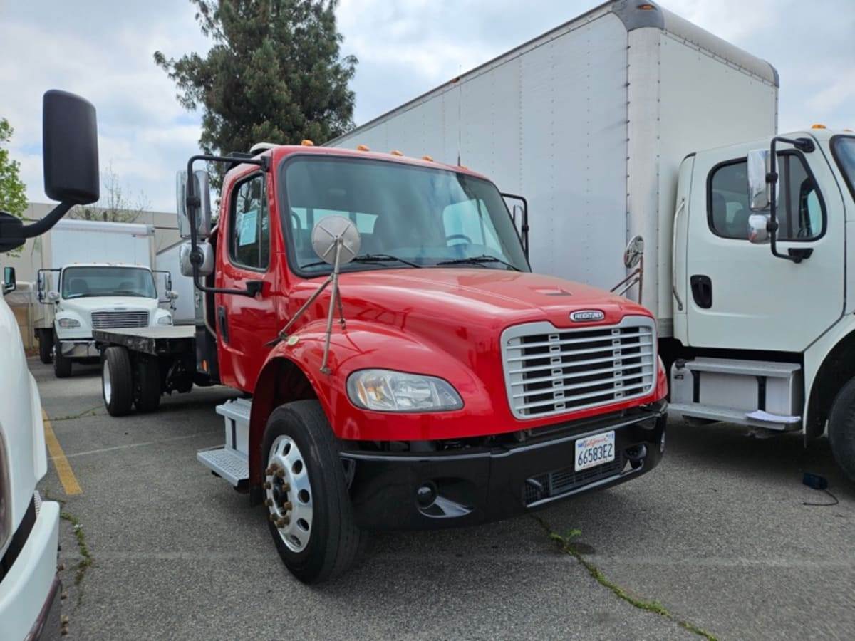 2018 Freightliner M2 106 Single Axle Cab & Chassis Truck - 300HP, 6 ...