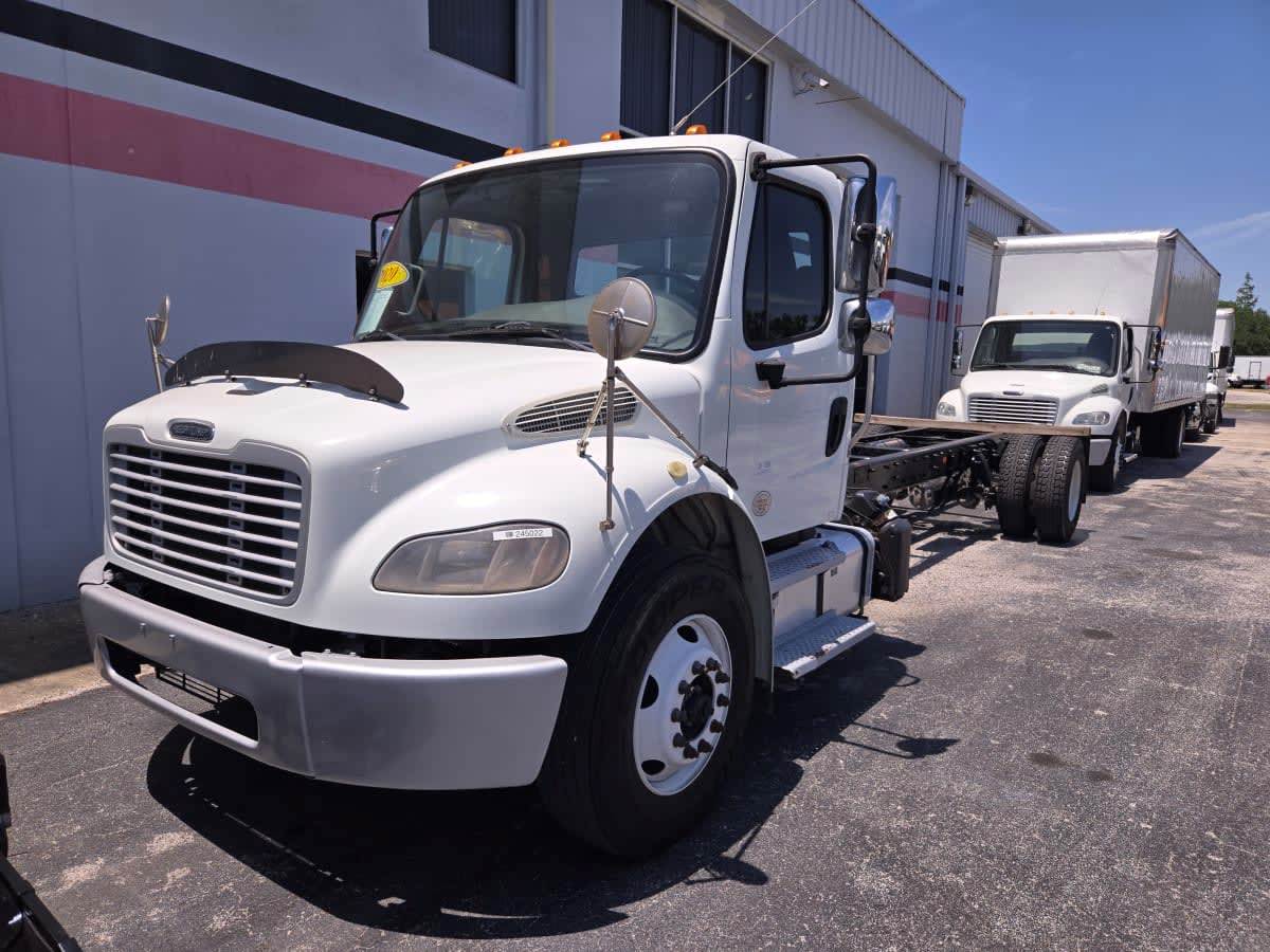 2020 Freightliner M2 106 Single Axle Cab & Chassis Truck - 280HP, 6 ...