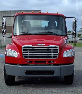 2017 Freightliner M2 106 Single Axle Cab & Chassis Truck - 300HP, 6 ...