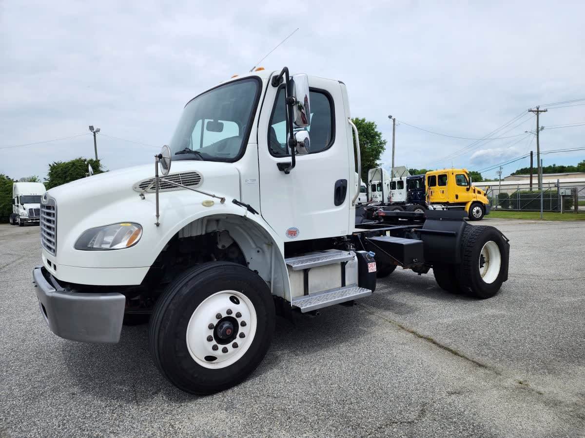 2016 Freightliner M2 106 Single Axle Day Cab Truck - 270HP, 5 Speed ...