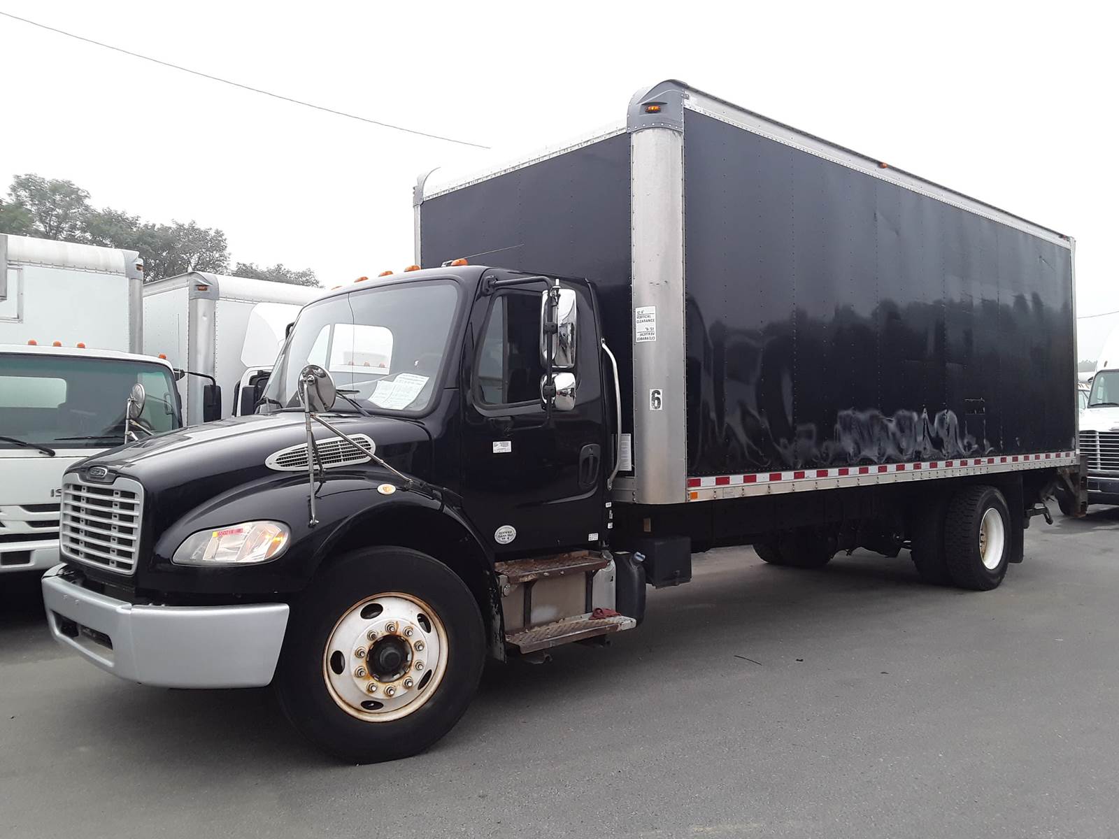 2016 Freightliner M2 106 24 ft Box Truck - 260HP, 9, Roll up Door ...