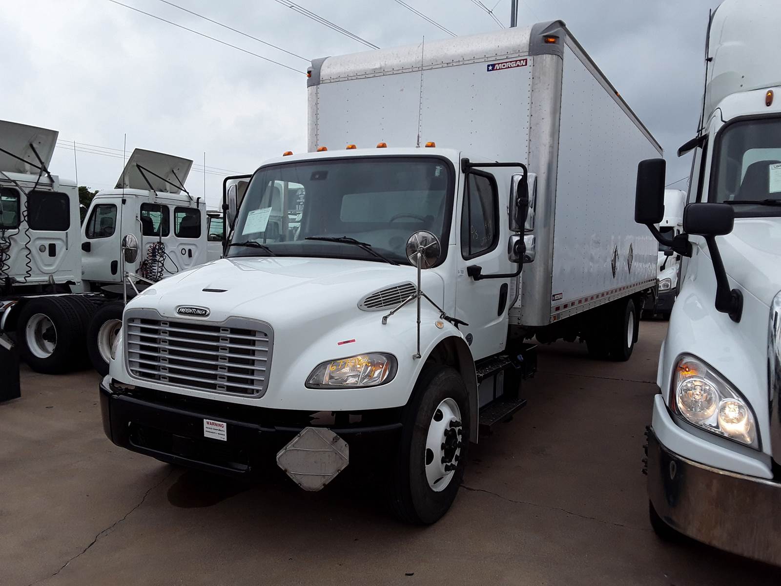 2017 Freightliner M2 106 26 ft Box Truck - 280HP, 9 Speed Automatic, Roll up Door, Liftgate For ...
