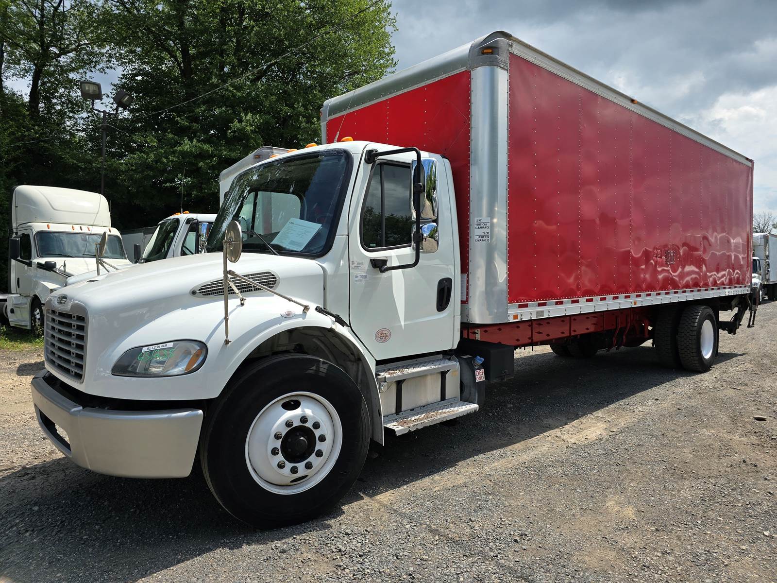 2017 Freightliner M2 106 26 ft Box Truck - 280HP, 6 Speed Manual, Roll up Door, Liftgate For ...