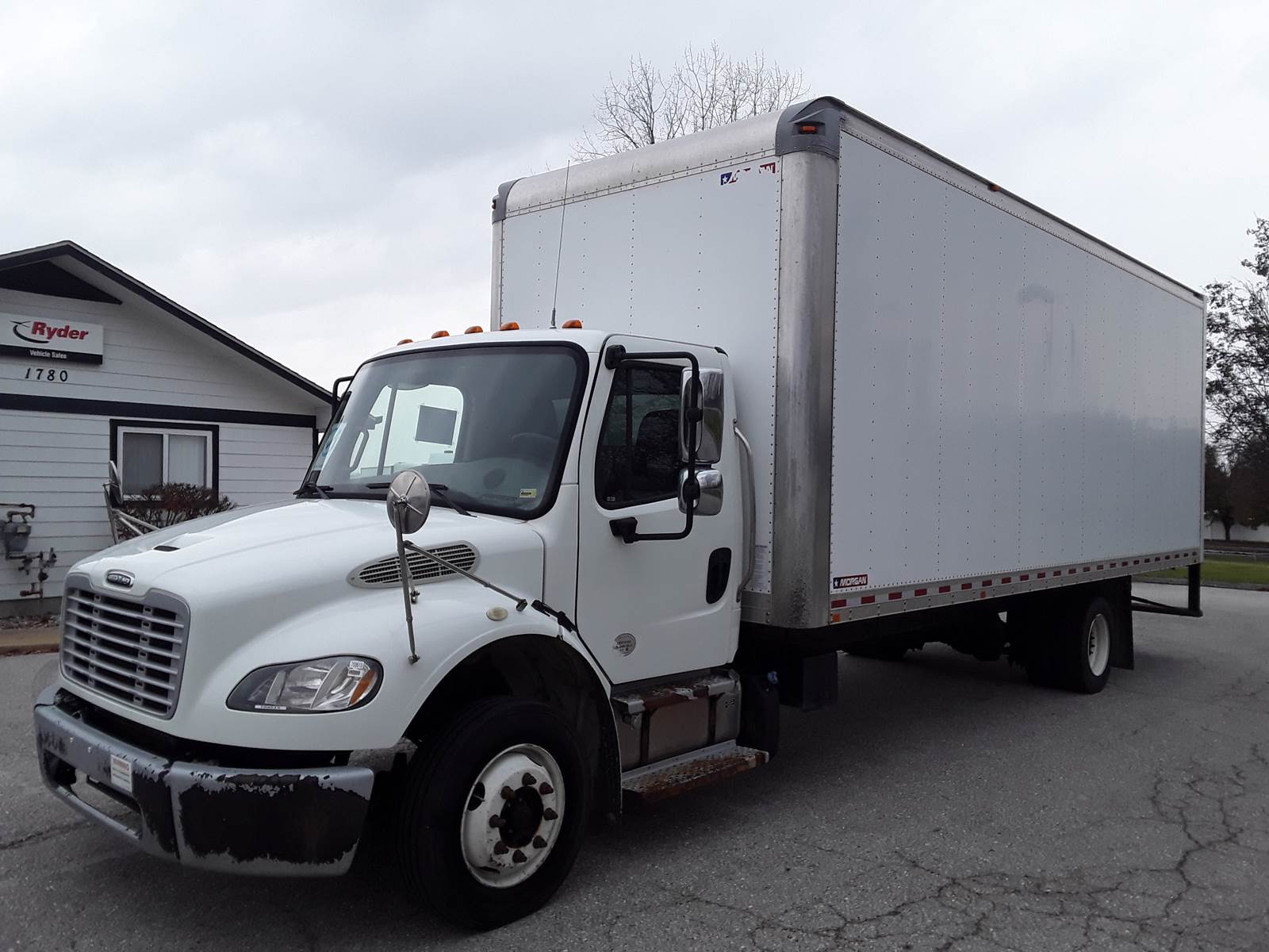 2018 Freightliner M2-106MD CONV 24 ft Box Truck - 240HP, 6 Speed ...