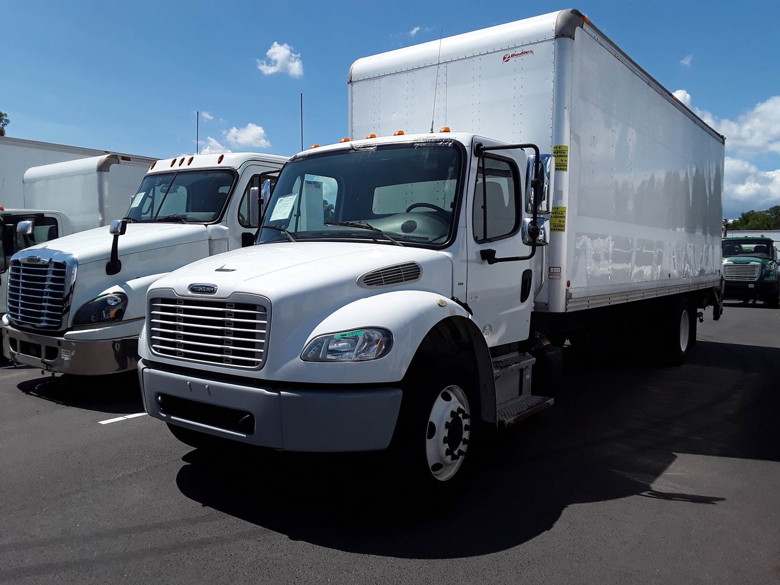 2016 Freightliner M2 24 ft Box Truck - 240HP, 6 Speed Automatic, Roll ...