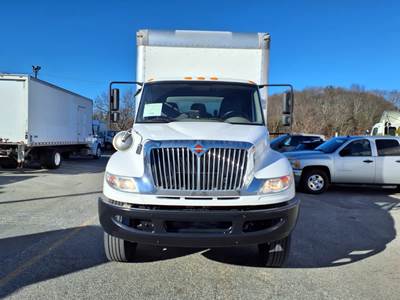 2019 International 4300 26 ft Box Truck - 240HP, 6 Speed Automatic ...