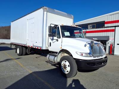 2019 International 4300 26 ft Box Truck - 240HP, 6 Speed Automatic ...
