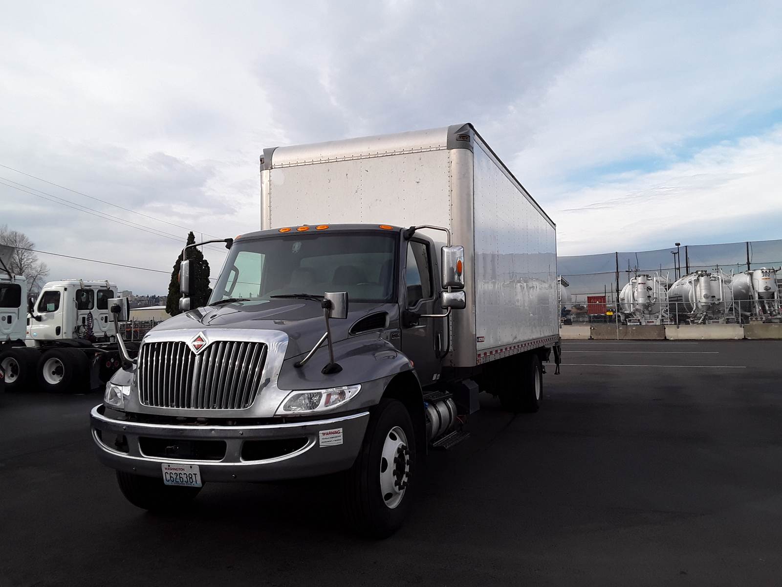 2020 International MV607 4X2 26 ft Box Truck - 240HP, 6, Roll up Door ...