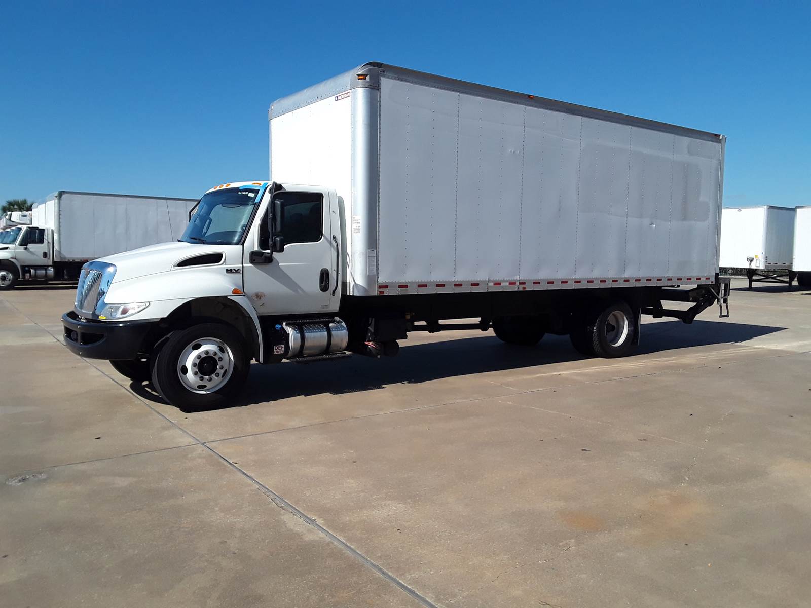 2019 International MV607 4X2 26 ft Box Truck - 240HP, 6, Roll up Door ...
