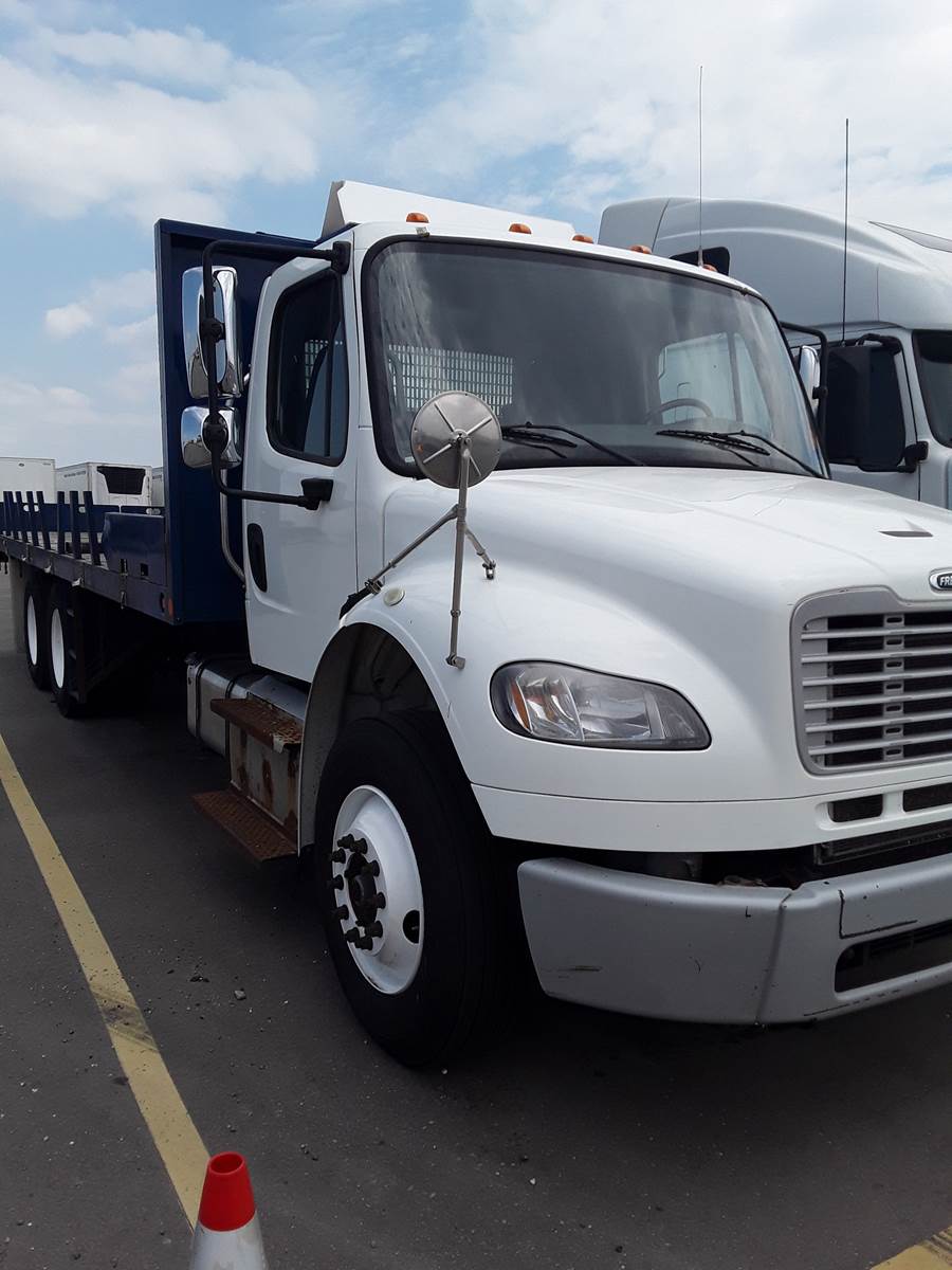 2015 Freightliner M2 106 Tandem Axle 24 ft Flatbed Truck - 270HP, 9 ...