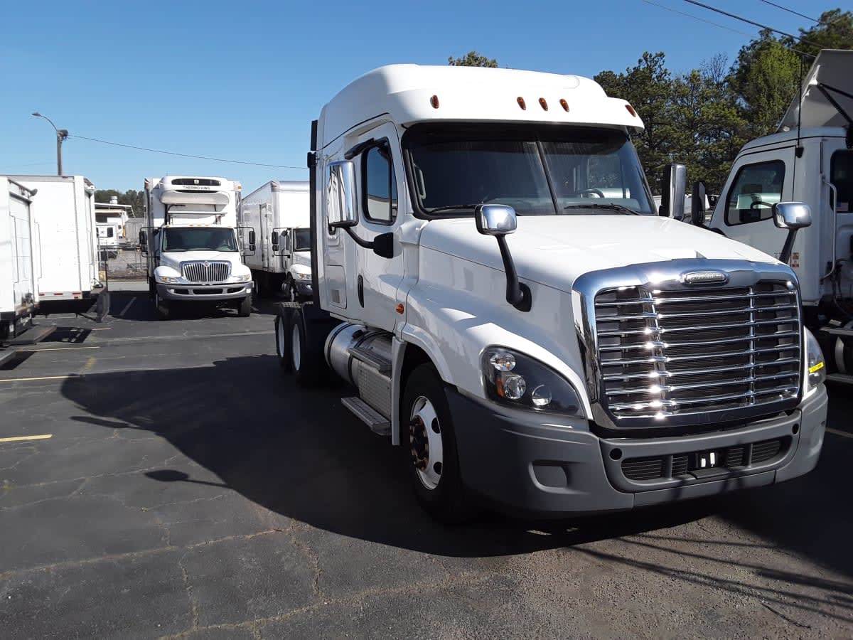 2019 Freightliner Cascadia 125 Sleeper Semi Truck - 40" Flat Top ...