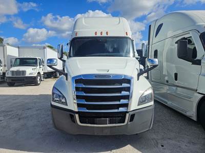 2022 Freightliner Cascadia 126 Sleeper Semi Truck - 48" Mid Roof ...