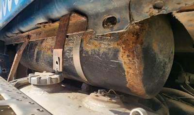 1997 Ford LT9522 Louisville 122 Air Tank For Sale | Elkton, MD | P ...