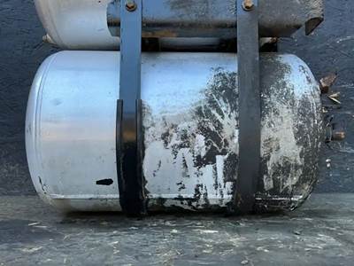Mack Vision CXN613 Air Tank for a 2005 Mack CXN613 For Sale | Elkton ...