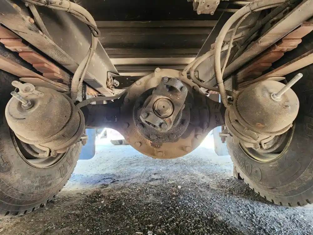 Meritor-Rockwell RS23160 Rear Axle Assembly for a 1999 Freightliner ...