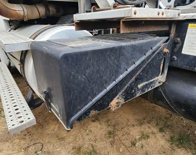 Freightliner M2 112 Battery Box Cover for a 2007 Freightliner M2 112 ...