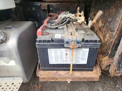 2007 Freightliner M2 106 Battery Box For Sale | Elkton, MD | P-42570 ...
