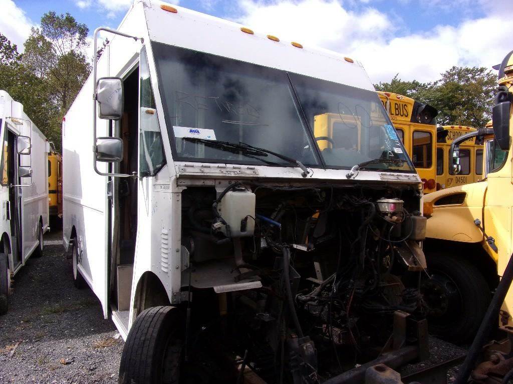 Freightliner MT45 Crossmember for a 2000 Freightliner MT45 Chassis For ...