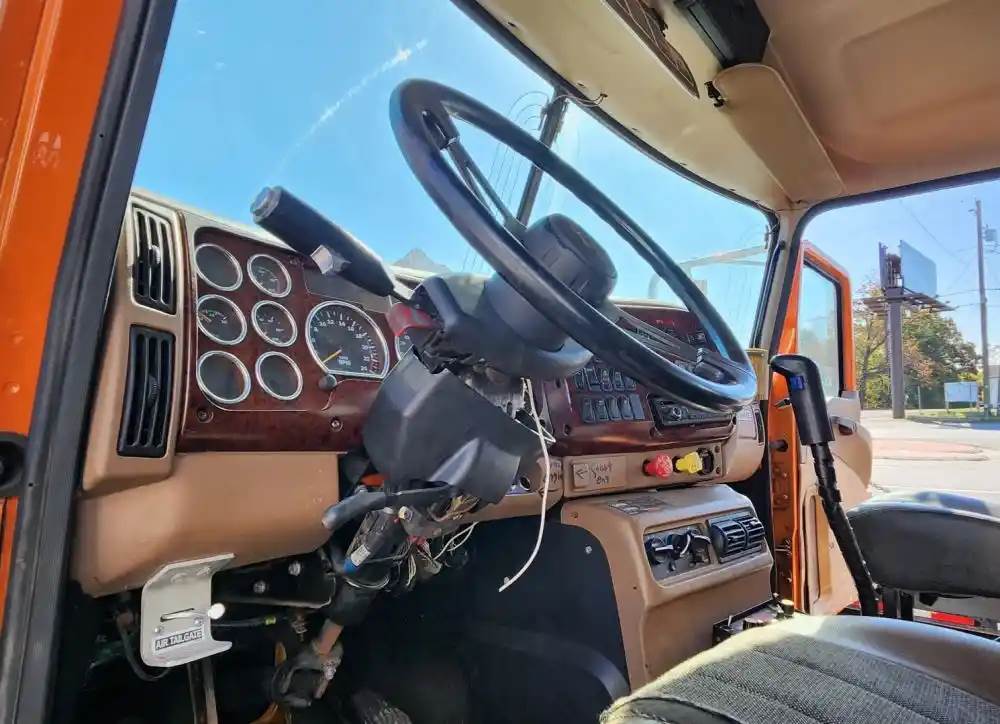 Mack Granite CV712 Dashboard Assembly for a 2004 Mack CV712 Granite For Sale | Elkton, MD | P ...