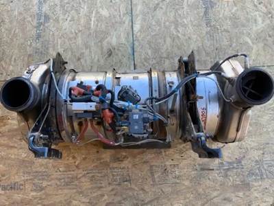 Freightliner Coronado 122 SD DPF Filter for a 2019 Freightliner 122SD ...