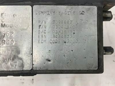 Cummins M11 / ISM Engine Control Module (ECM) for a 1997 Freightliner ...