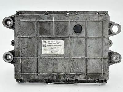 Mercedes-Benz MBE 900 Engine Control Module (ECM) for a 2007 ...
