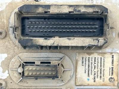 Mercedes-Benz MBE 904 Engine Control Module (ECM) for a 2005 ...
