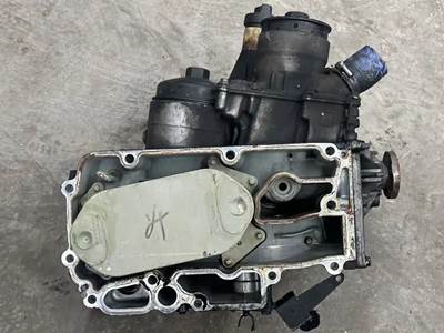Detroit DD15 Engine Oil Cooler for a 2014 Freightliner Cascadia 125 For ...