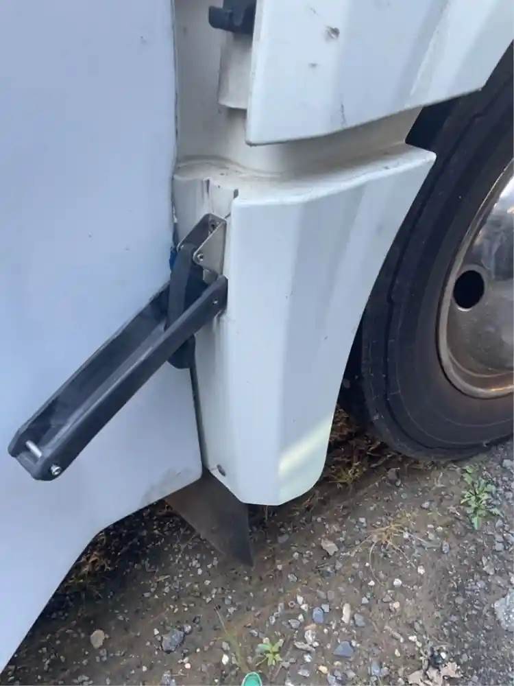 IC Bus PC805 Right Fender Extension for a 2014 Ic Corporation PC805 For ...