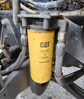 Caterpillar C15 Fuel / Water Separator for a 2002 Peterbilt 379 For ...
