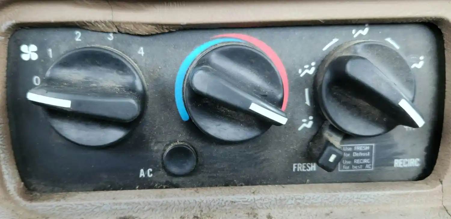 Mack Granite CV713 Heater / AC Temp Control for a 2004 Mack CV713 ...