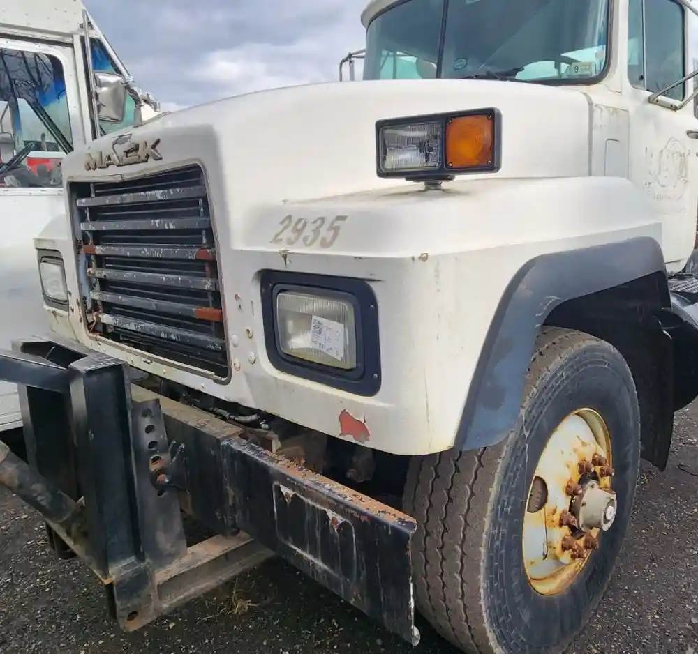 1999 Mack RD690S Hood For Sale | Elkton, MD | P-38554 ...