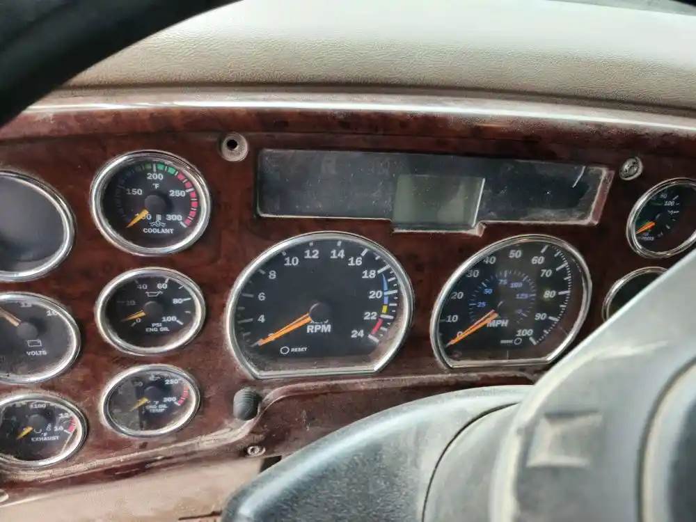 Mack Granite CV713 Instrument Panel Cluster for a 2005 Mack CV713 ...