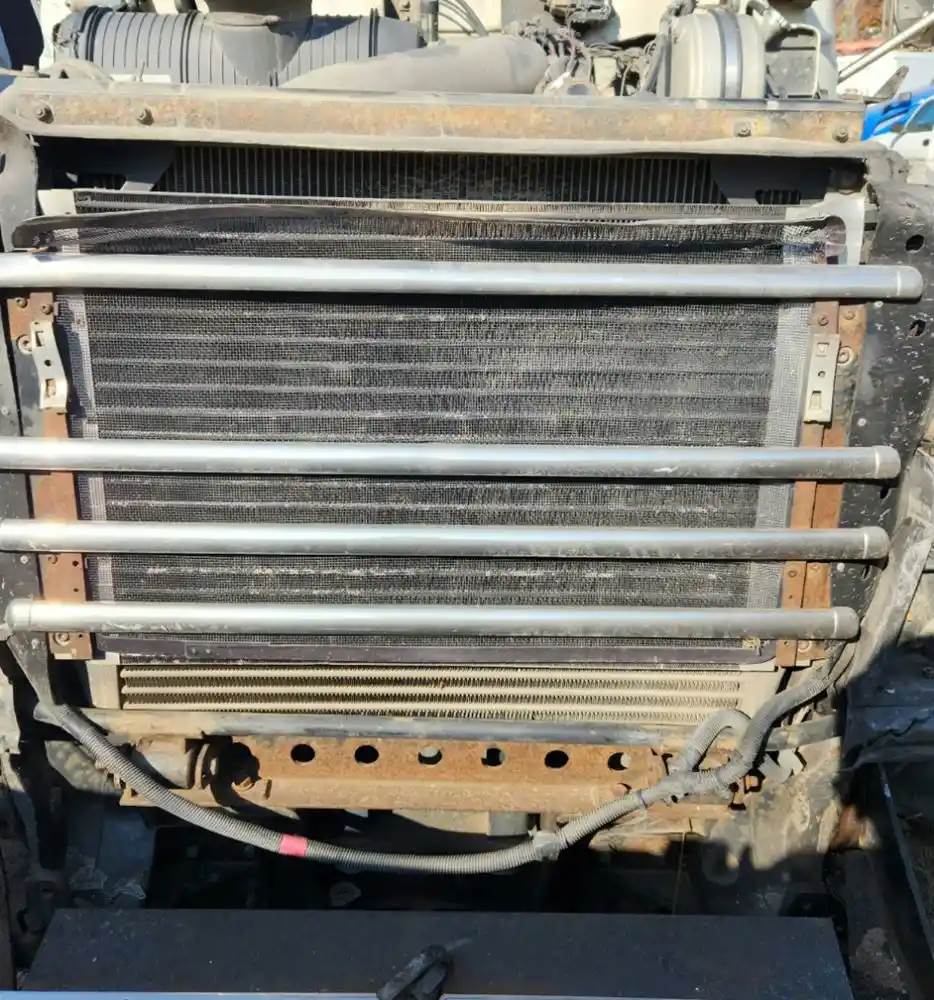 Mack Granite CV713 Radiator for a 2005 Mack CV713 Granite For Sale ...