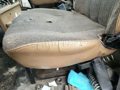 Mack Granite CV713 Left Seat for a 2004 Mack CV713 Granite For Sale ...