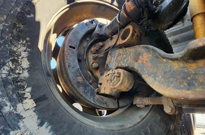 Mack Granite CV713 Right Spindle for a 2004 Mack CV713 Granite For Sale ...