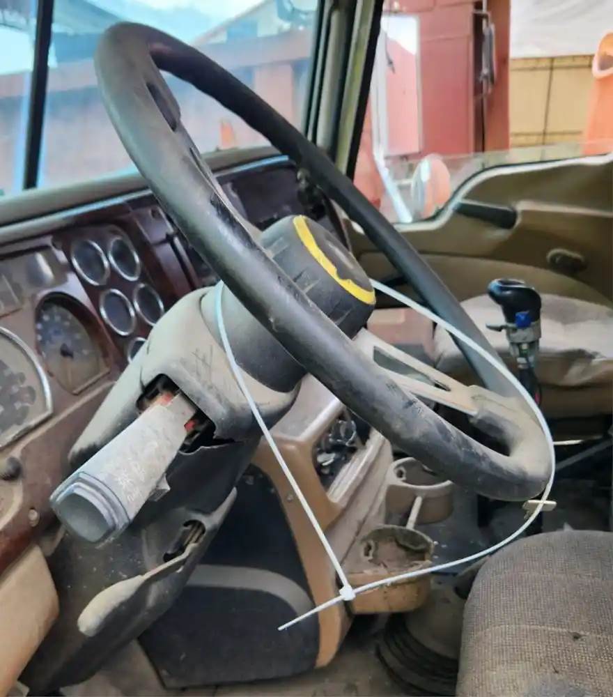 Mack Granite CV713 Steering Column for a 2006 Mack CV713 Granite For ...