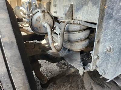 Meritor-Rockwell Tag / Pusher Axle for a 2000 Sterling L9500 For Sale ...