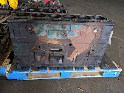 International DT466 Engine Block / Cylinder Block for a 2002 ...